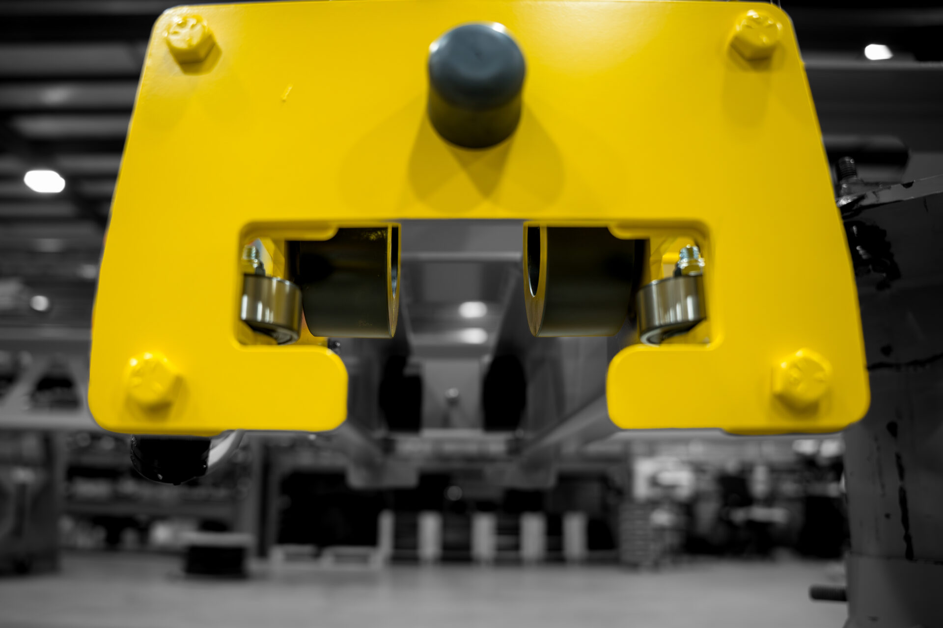 The Difference Between Top Running and Under Running Overhead Cranes | PWI