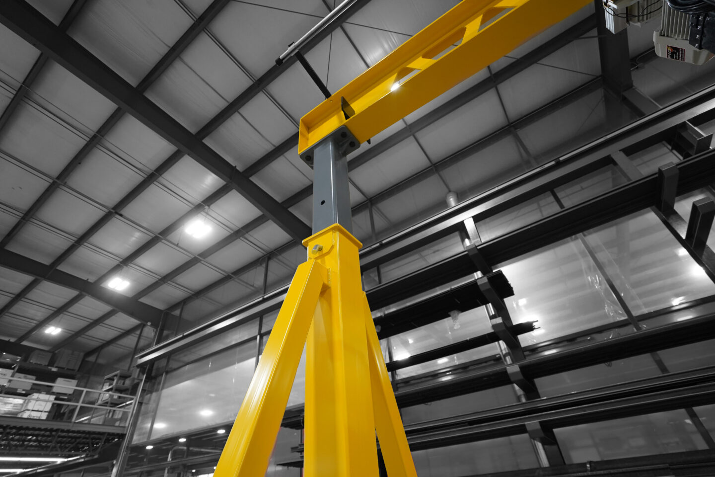 UltraLite Telescoping Gantry Crane (12′ – 16′ HUB Range) | PWI